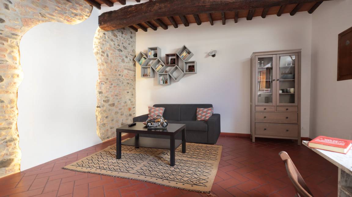 60 M² Apartment ∙ 1 Bedroom ∙ 4 Guests - Prato