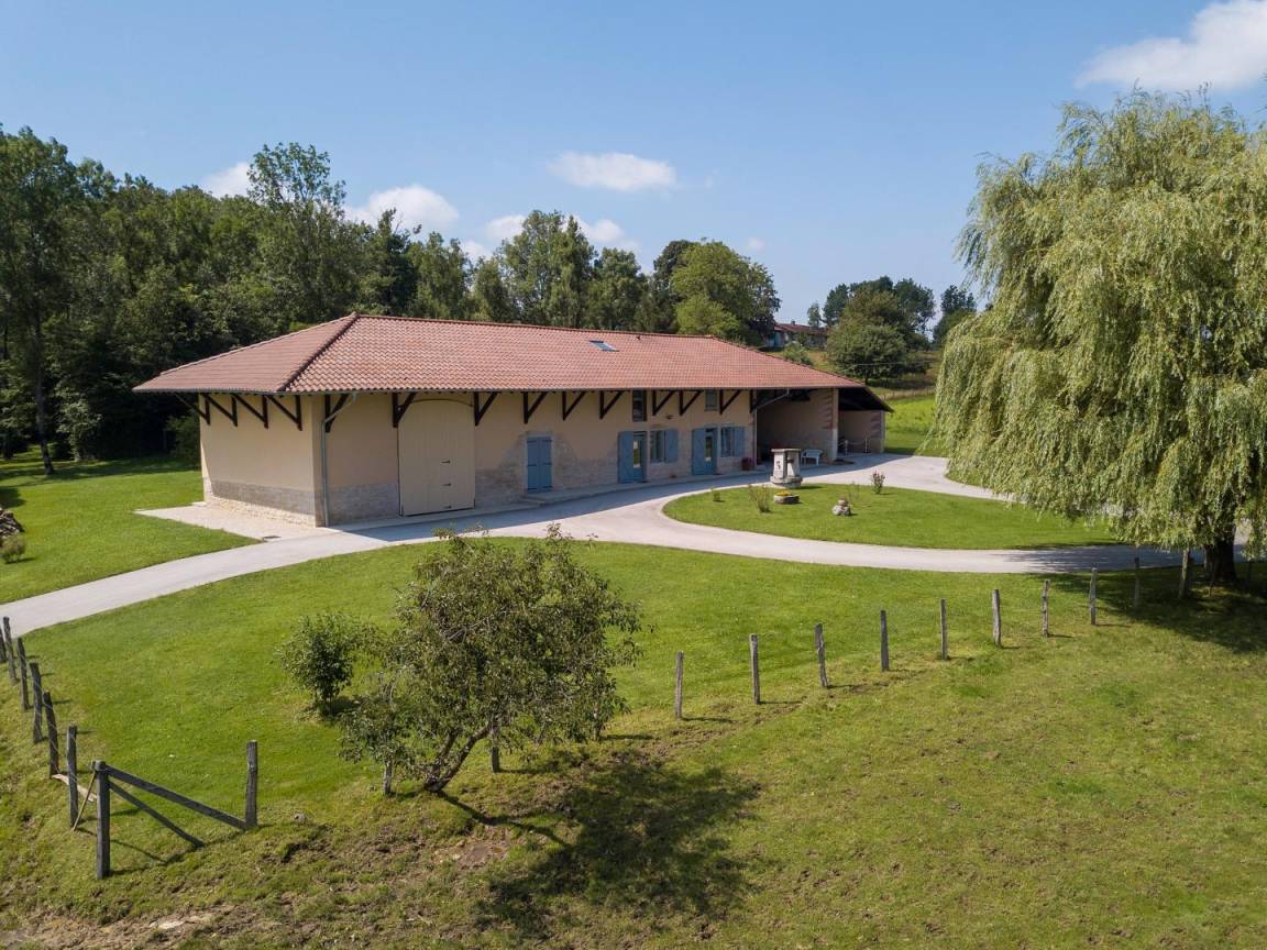 76 M² Gîte ∙ 2 Chambres ∙ 6 Personnes - Ain
