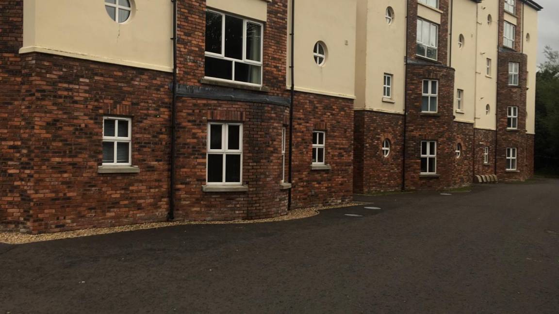 300 M² Apartment ∙ 3 Bedrooms ∙ 6 Guests - Ballymoney