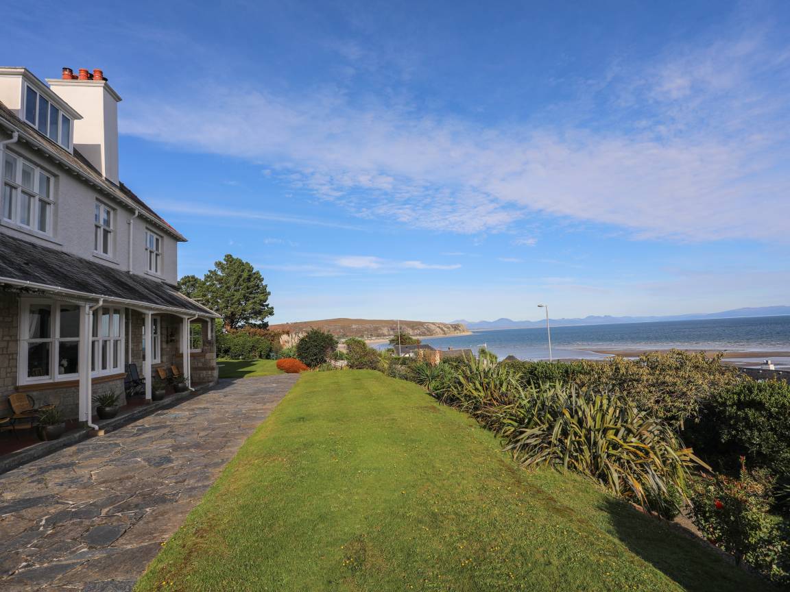 Cottage ∙ 3 Bedrooms ∙ 6 Guests - Abersoch