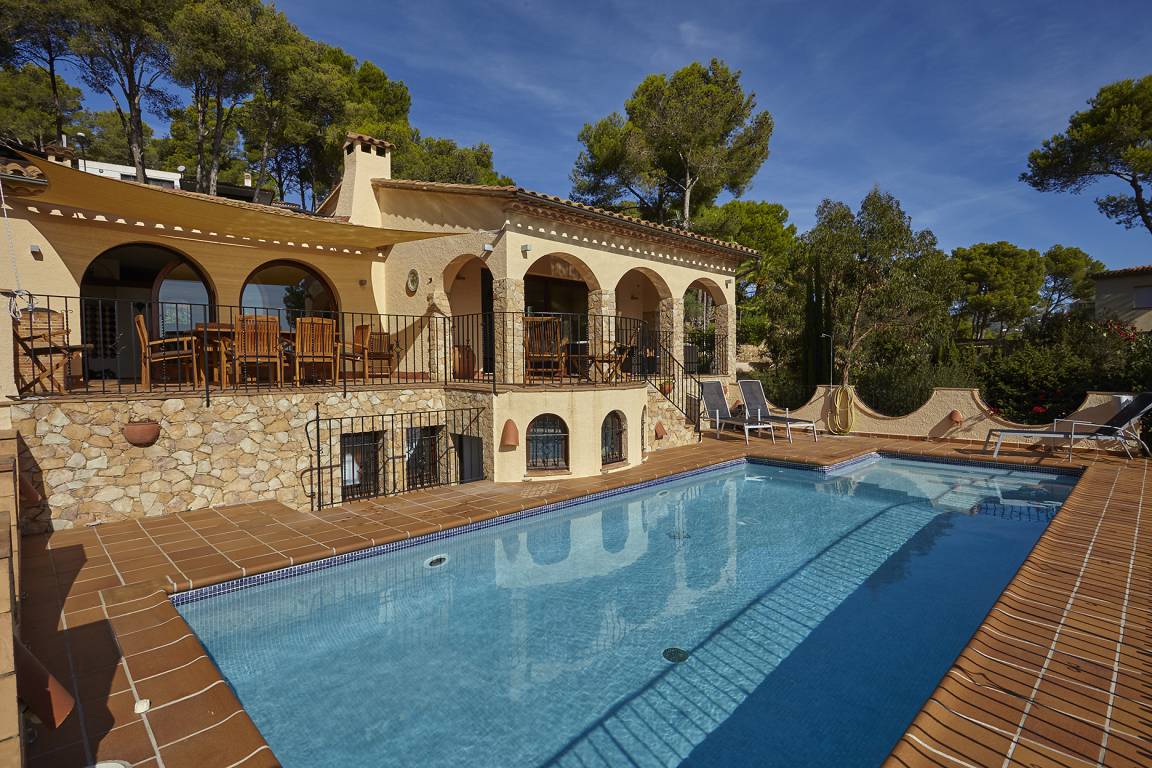 230 M² Villa ∙ 3 Bedrooms ∙ 6 Guests - Tamariu