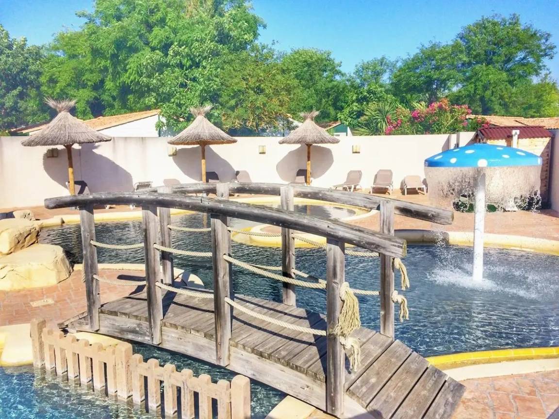 31 M² Camping ∙ 2 Chambres ∙ 4 Personnes - Charente-Maritime