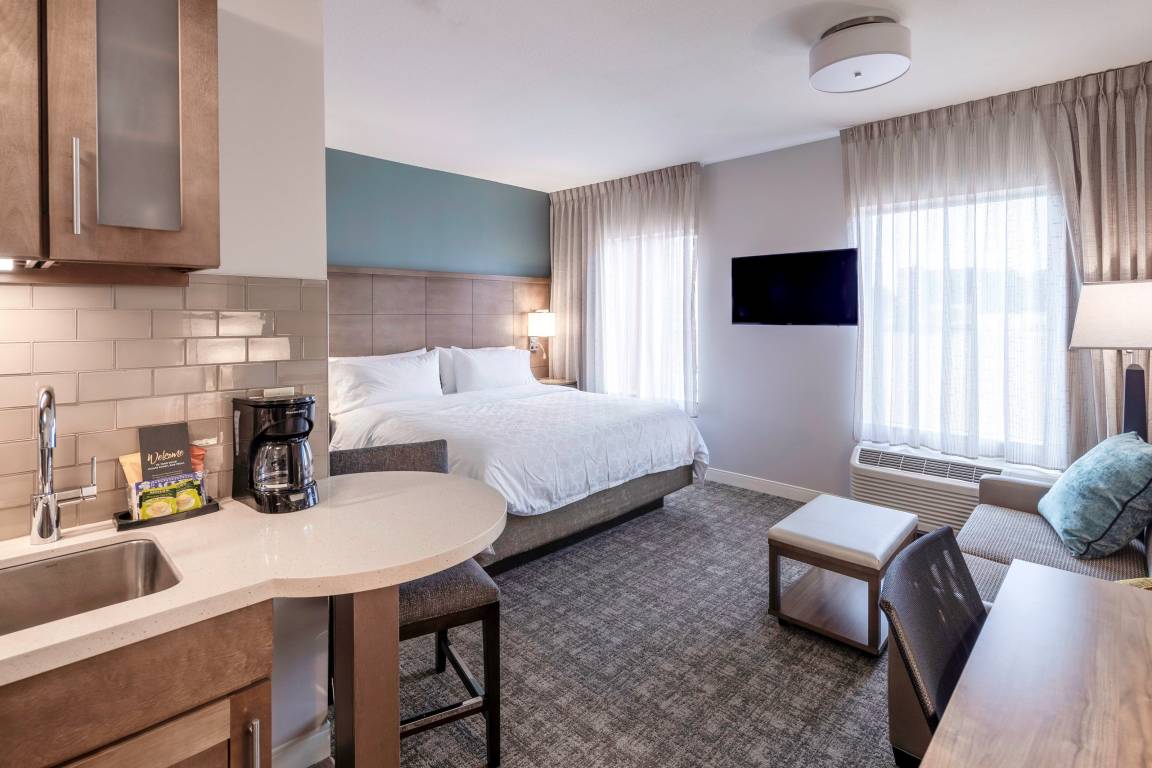Studio Flat ∙ 1 Bedroom ∙ 3 Guests - Montgomery, AL