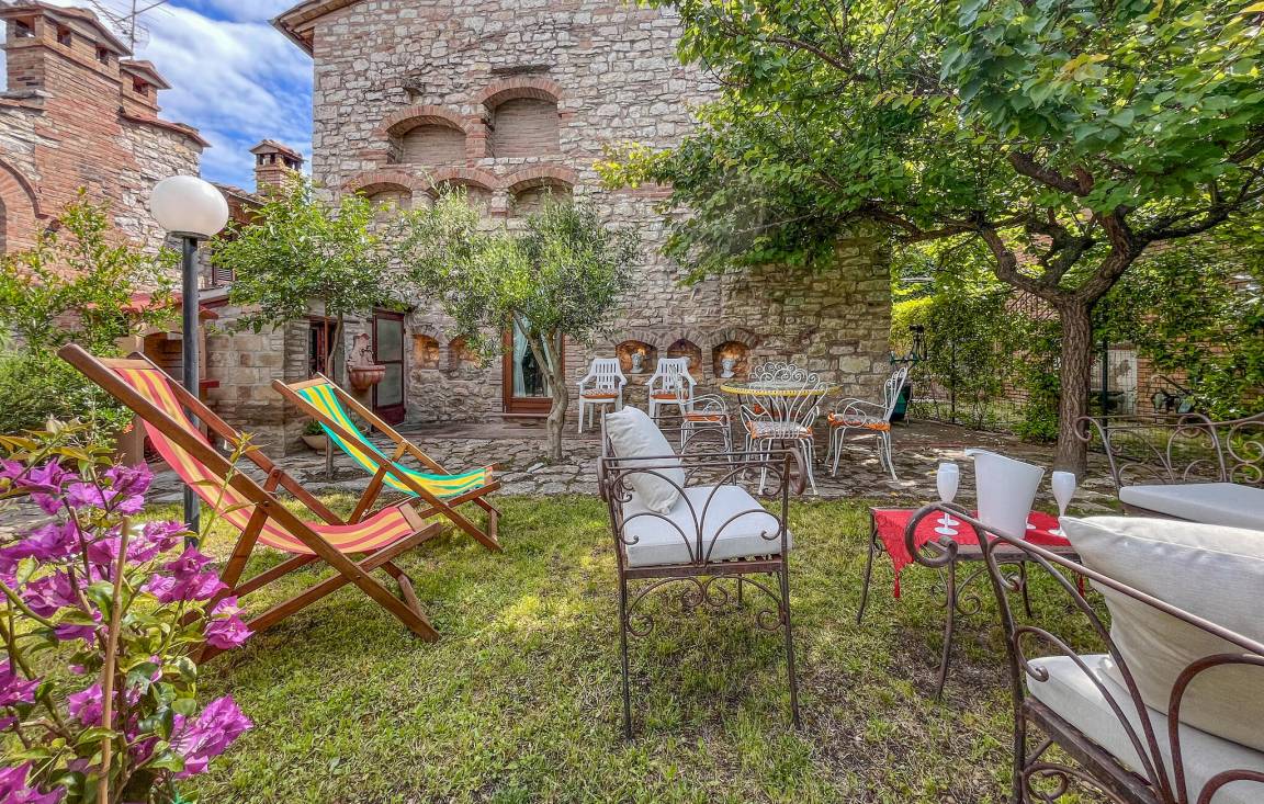 126 M² House ∙ 2 Bedrooms ∙ 5 Guests - Umbria