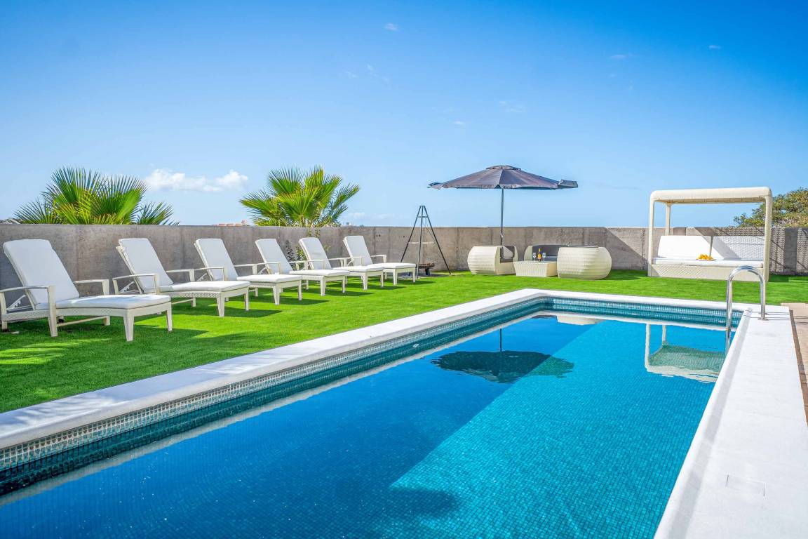 Villa ∙ 4 Bedrooms ∙ 8 Guests - 