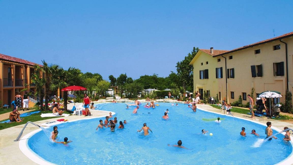 30 M² Apartment ∙ 3 Bedrooms ∙ 6 Guests - Peschiera del Garda