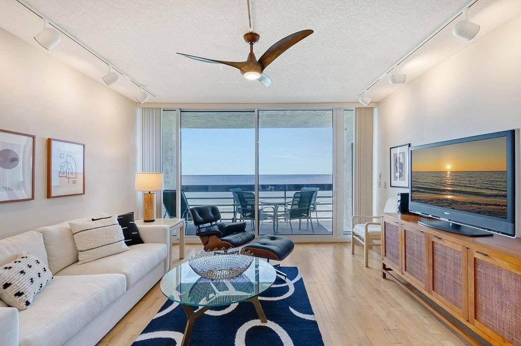 Condo ∙ 2 Bedrooms ∙ 4 Guests - Longboat Key, FL
