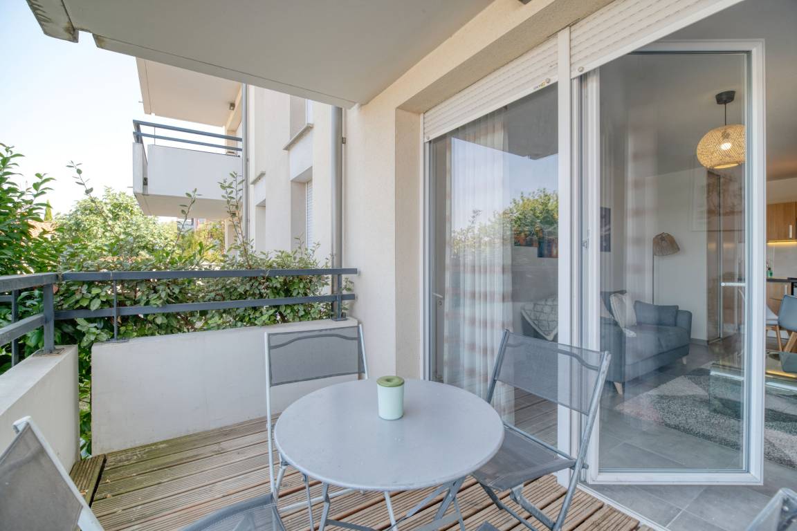 42 M² Huoneisto ∙ 1 Makuuhuone ∙ 2 Vierasta - Labège