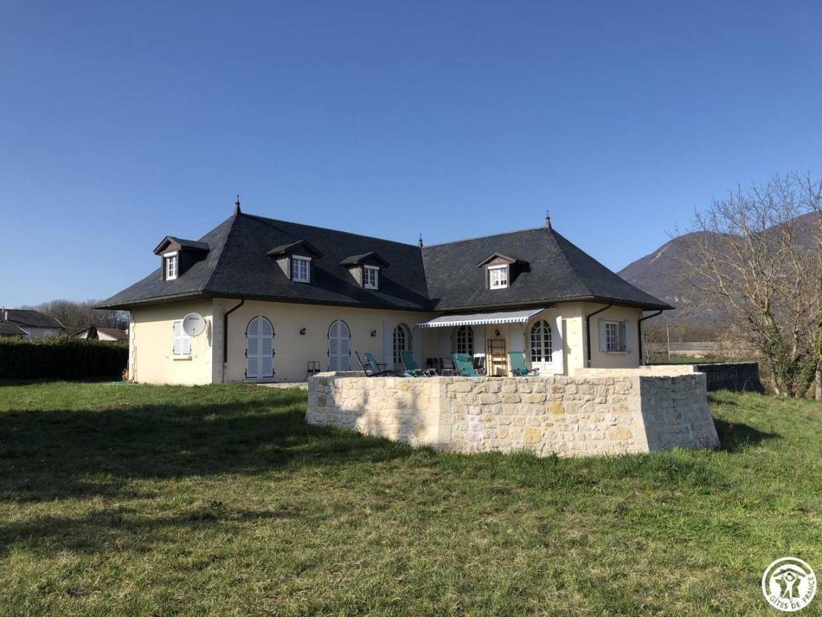200 M² Gîte ∙ 4 Schlafzimmer ∙ 8 Gäste - Département Ain