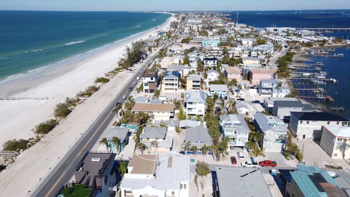 House ∙ 1 Bedroom ∙ 4 Guests - Anna Maria Island, FL