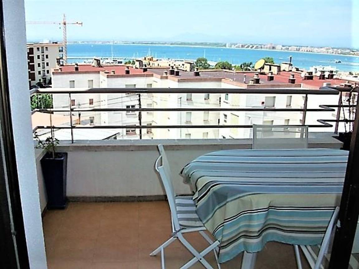 60 M² Apartment ∙ 2 Bedrooms ∙ 6 Guests - Roses