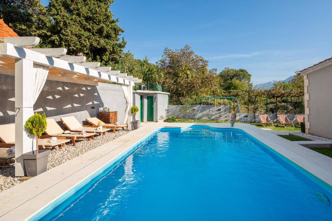 220 M² House ∙ 3 Bedrooms ∙ 9 Guests - Brela