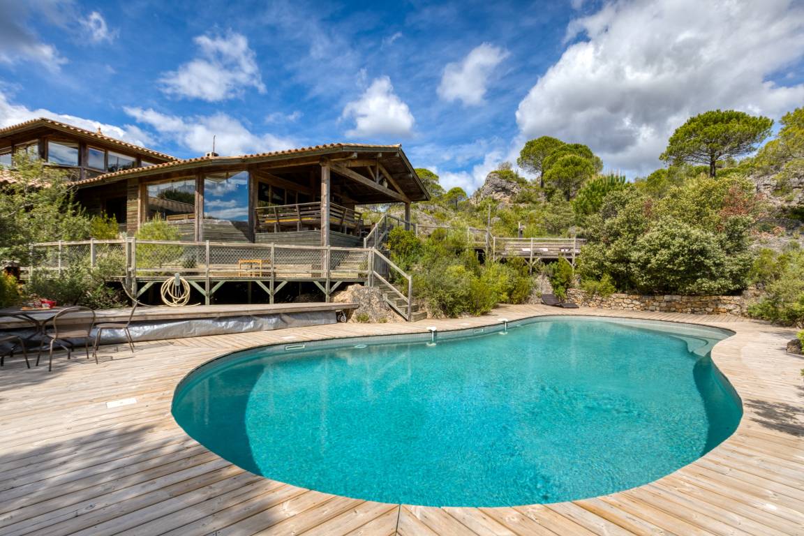 250 M² Villa ∙ 5 Chambres ∙ 10 Personnes - Lac du Salagou
