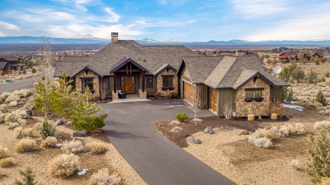 279 M² House ∙ 4 Bedrooms ∙ 8 Guests - Redmond, OR