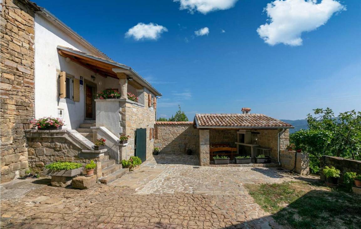 54 M² Apartamento ∙ 2 Habitaciones ∙ 4 Huéspedes - Buzet