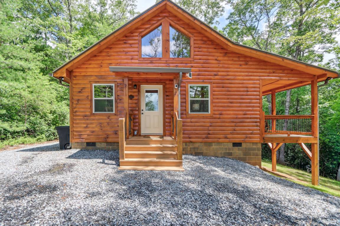 97 M² House ∙ 2 Bedrooms ∙ 4 Guests - Murphy, NC