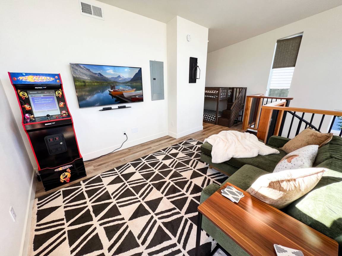 84 M² House ∙ 2 Bedrooms ∙ 6 Guests - Whitefish, MT