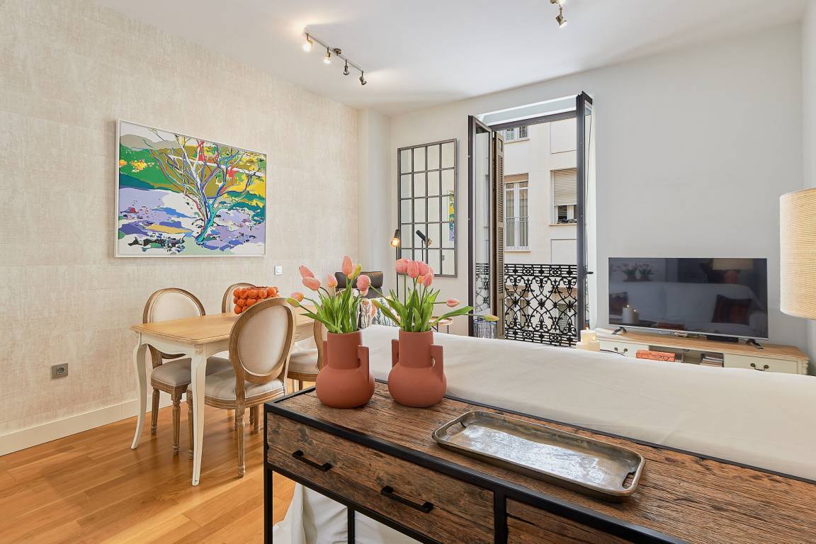 70 M² Apartamento ∙ 1 Habitación ∙ 2 Huéspedes - Málaga