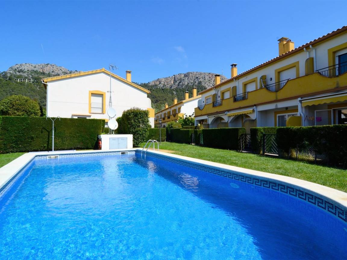 75 M² House ∙ 2 Bedrooms ∙ 5 Guests - Sa Riera