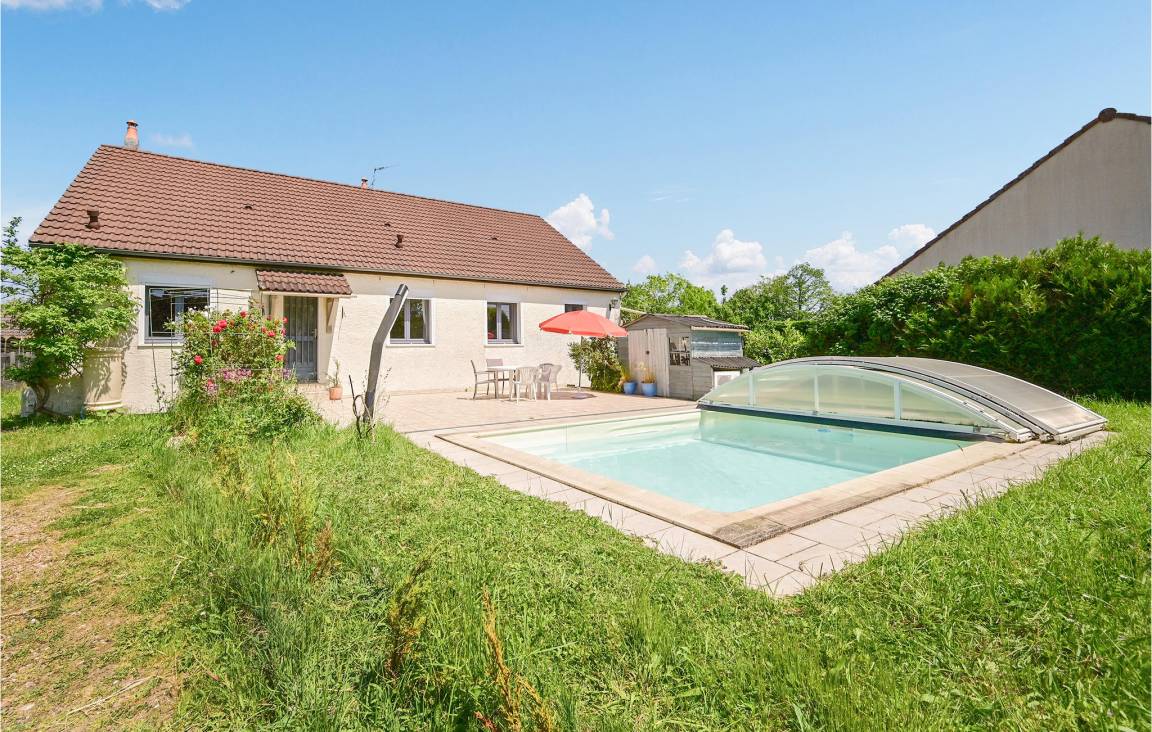 230 M² Maison De Vacances ∙ 4 Chambres ∙ 12 Personnes - Briare