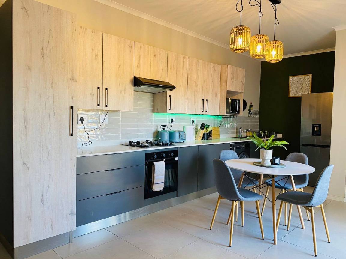 67 M² Apartamento ∙ 2 Habitaciones ∙ 7 Huéspedes - Midrand