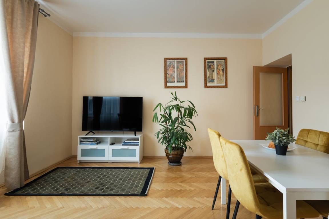 68 M² Appartamento Vacanza ∙ 1 Camera Da Letto ∙ 3 Ospiti - Praga