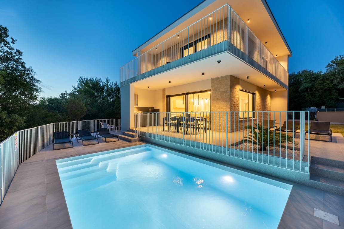225 M² Villa ∙ 4 Schlafzimmer ∙ 8 Gäste - Malinska