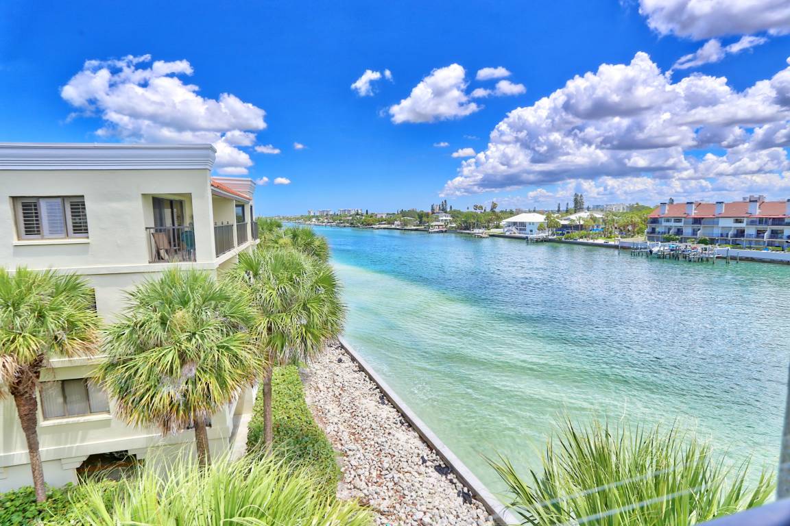 116 M² Condo ∙ 2 Bedrooms ∙ 6 Guests - Treasure Island, FL