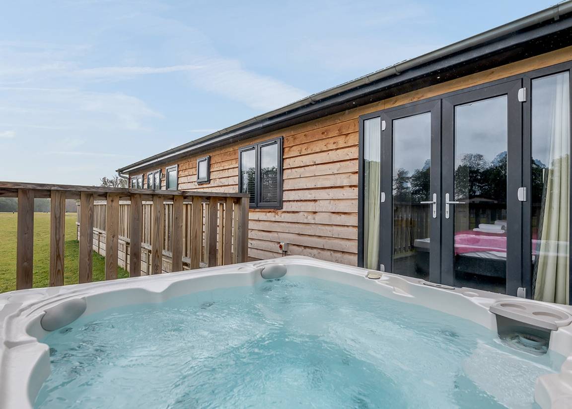 Chalet ∙ 3 Bedrooms ∙ 6 Guests - Norfolk
