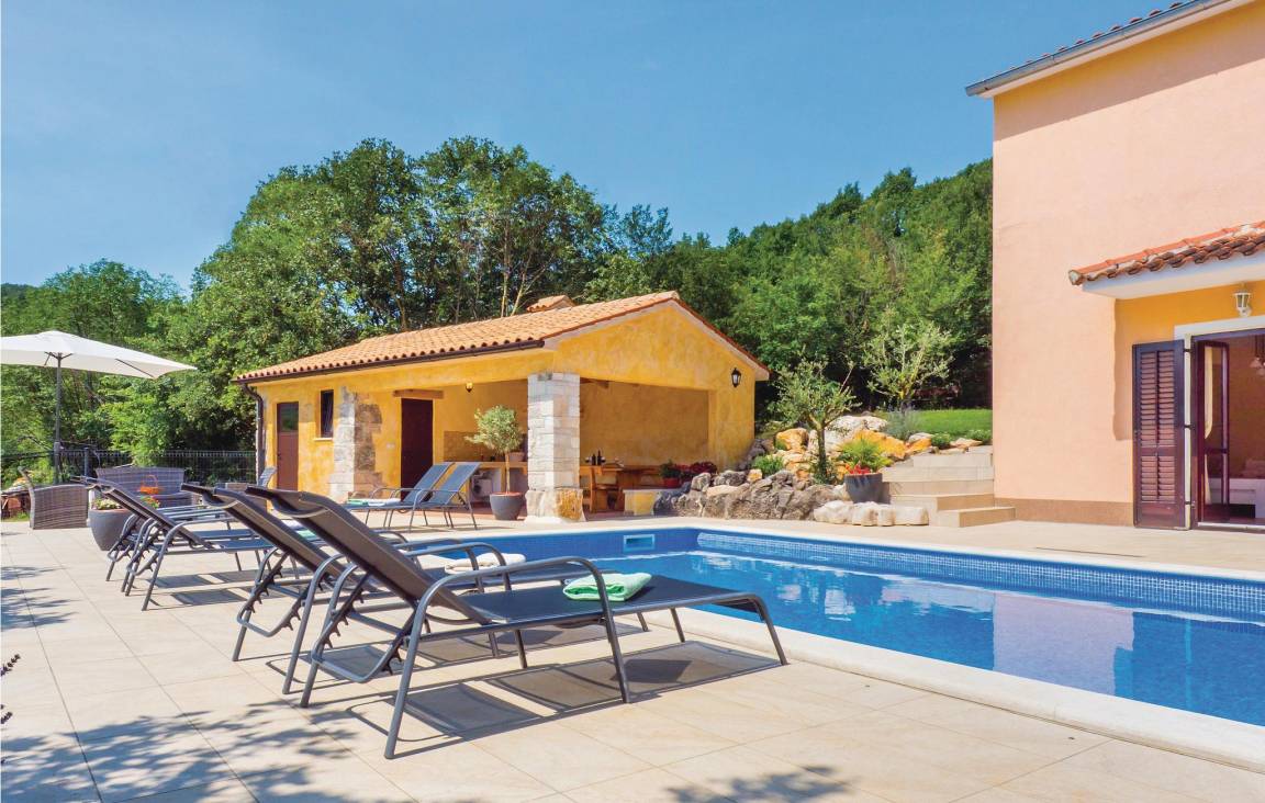 223 M² House ∙ 4 Bedrooms ∙ 8 Guests - Croaţia