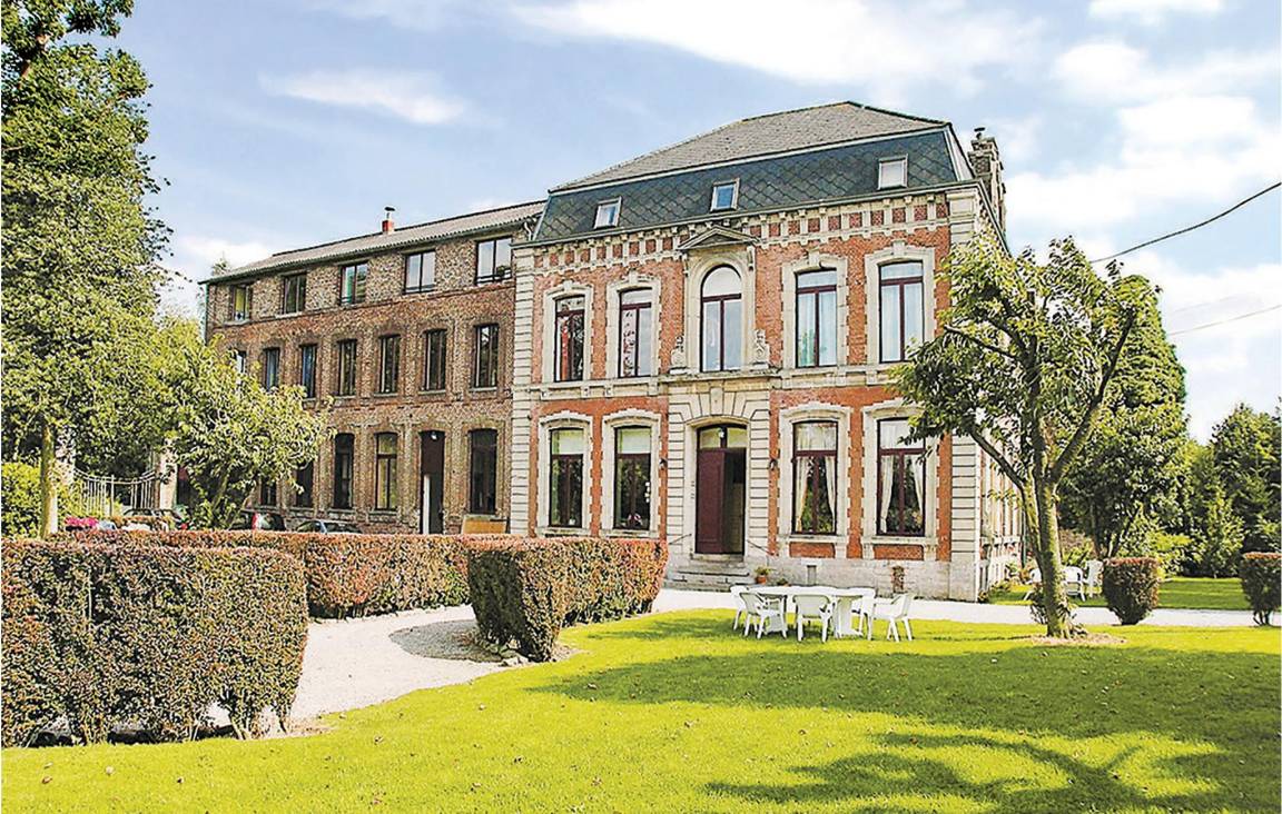 170 M² Duplex ∙ 5 Chambres ∙ 12 Personnes - Aire-sur-la-Lys
