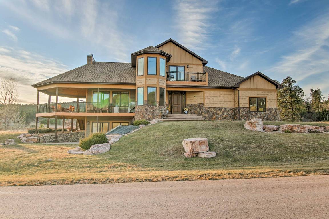 371 M² House ∙ 3 Bedrooms ∙ 16 Guests - Sturgis, SD