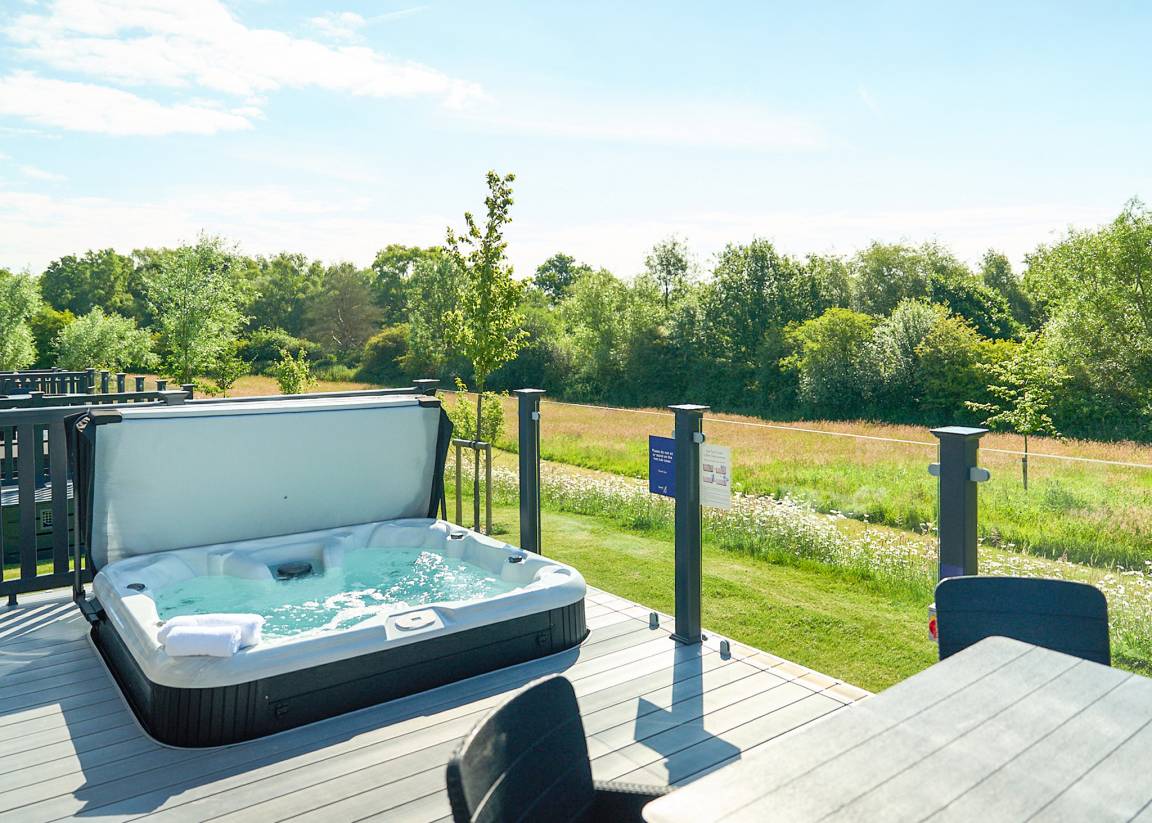 Chalet ∙ 3 Bedrooms ∙ 6 Guests - Wiltshire