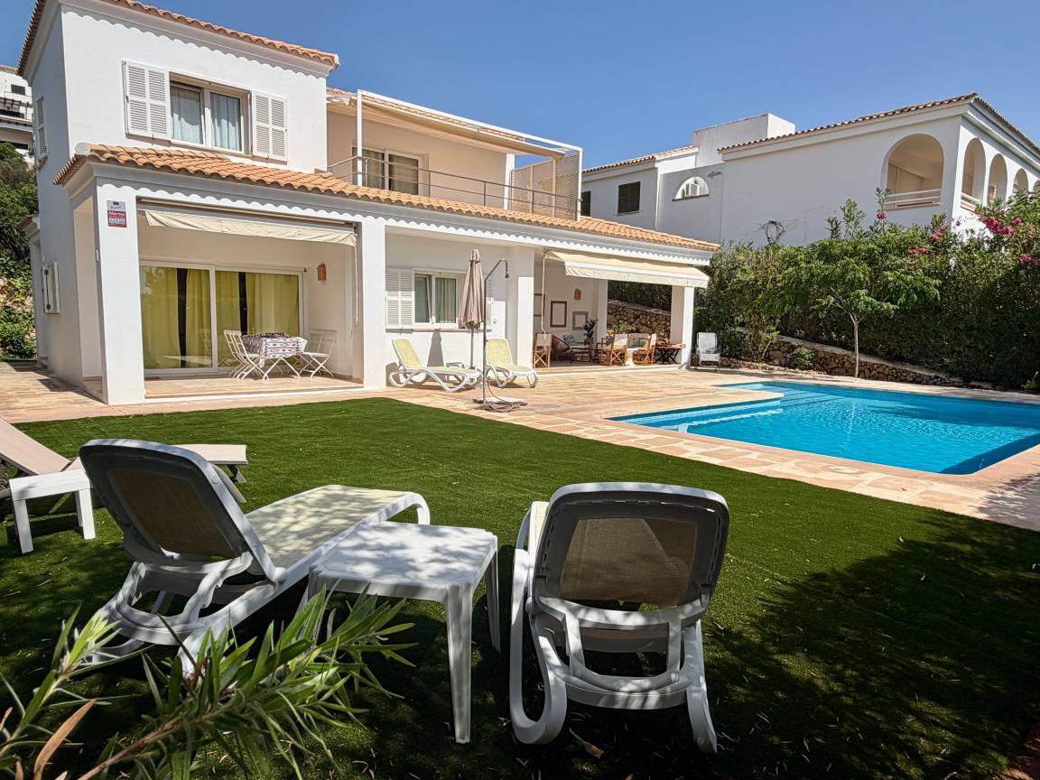 200 M² Ferienhaus ∙ 4 Schlafzimmer ∙ 8 Gäste - Menorca