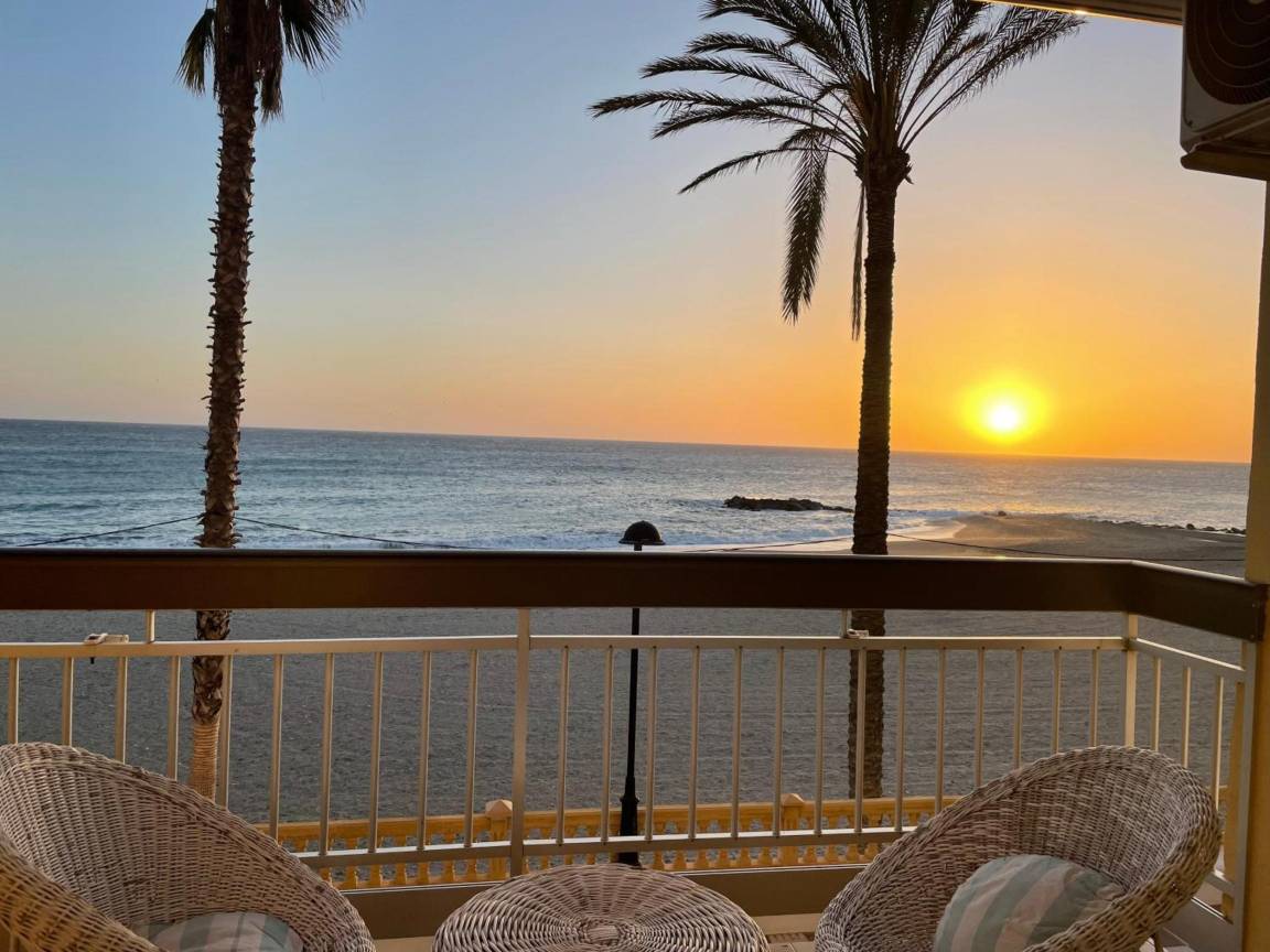 65 M² Apartamento ∙ 2 Habitaciones ∙ 7 Huéspedes - Motril