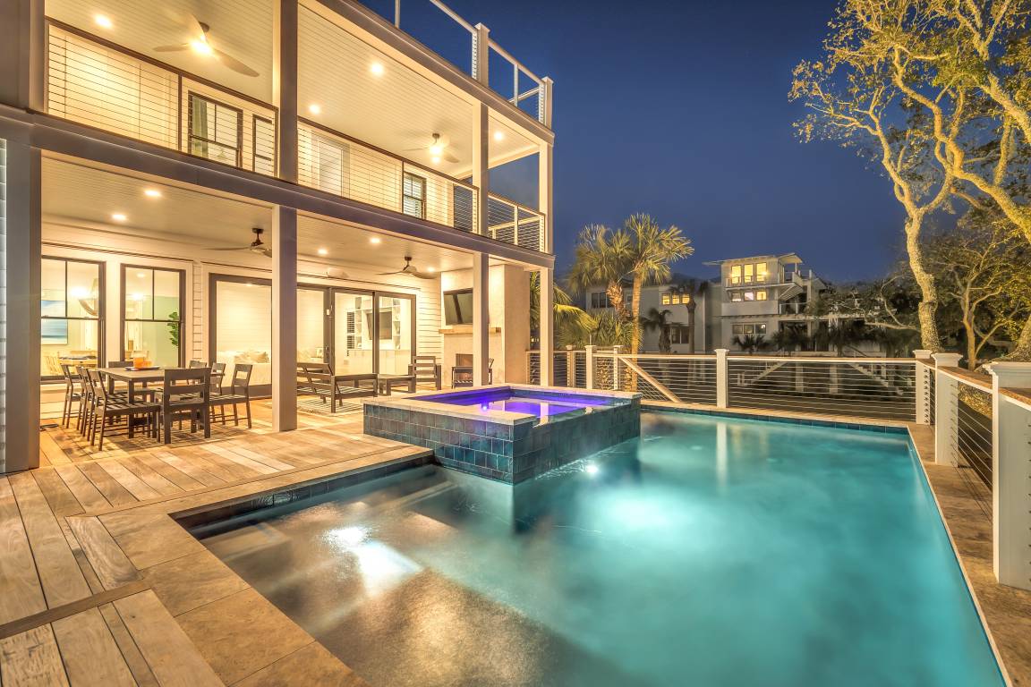 465 M² House ∙ 8 Bedrooms ∙ 16 Guests - Isle of Palms, SC