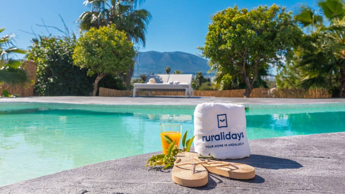 220 M² House ∙ 4 Bedrooms ∙ 12 Guests - Coín