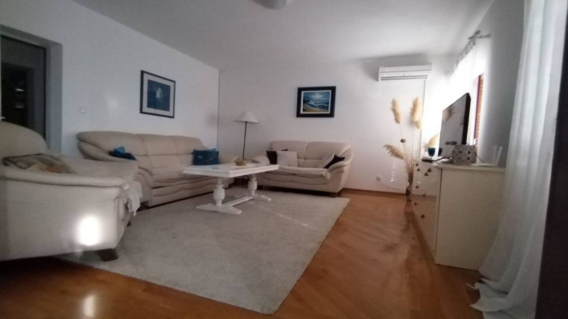 124 M² Apartamento ∙ 2 Habitaciones ∙ 6 Huéspedes - Rab