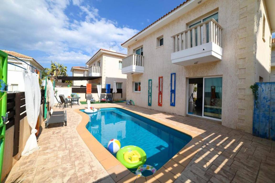 Villa ∙ 3 Bedrooms ∙ 7 Guests - Protaras