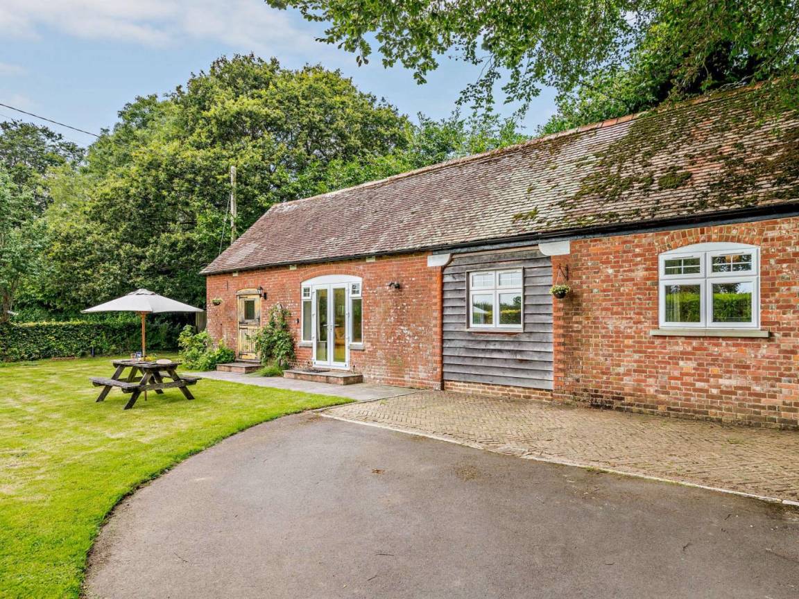 Cottage ∙ 2 Bedrooms ∙ 4 Guests - Wareham