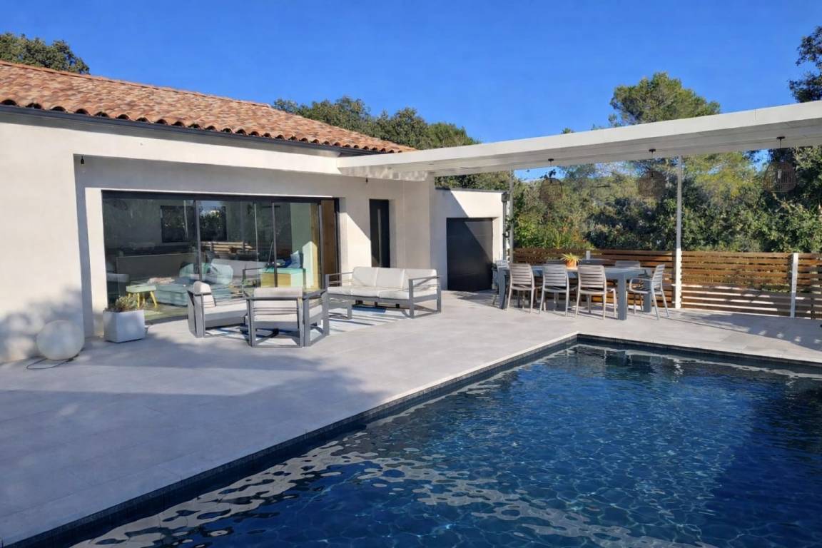 110 M² Maison De Vacances ∙ 3 Chambres ∙ 6 Personnes - Castries