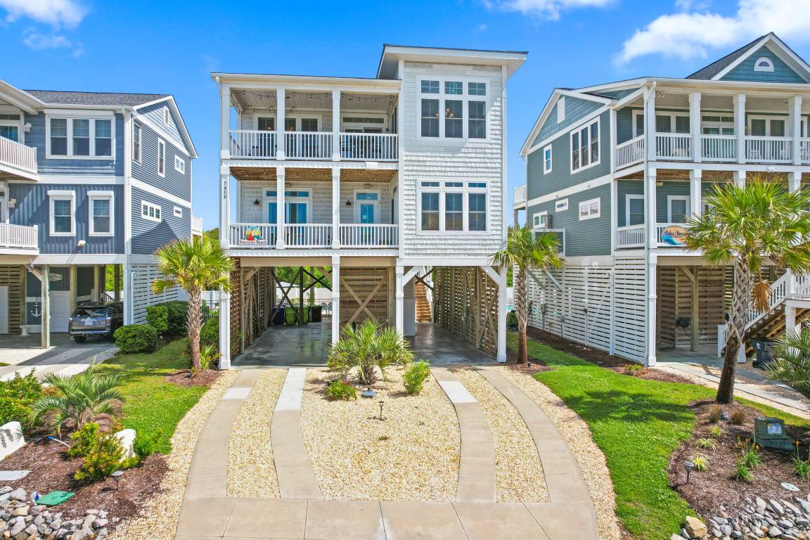 238 M² House ∙ 7 Bedrooms ∙ 16 Guests - Oak Island, NC
