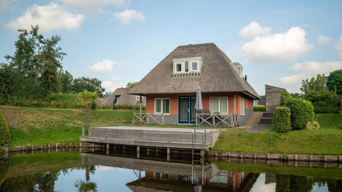Bungalow ∙ 2 Bedrooms ∙ 4 Guests - Groningen