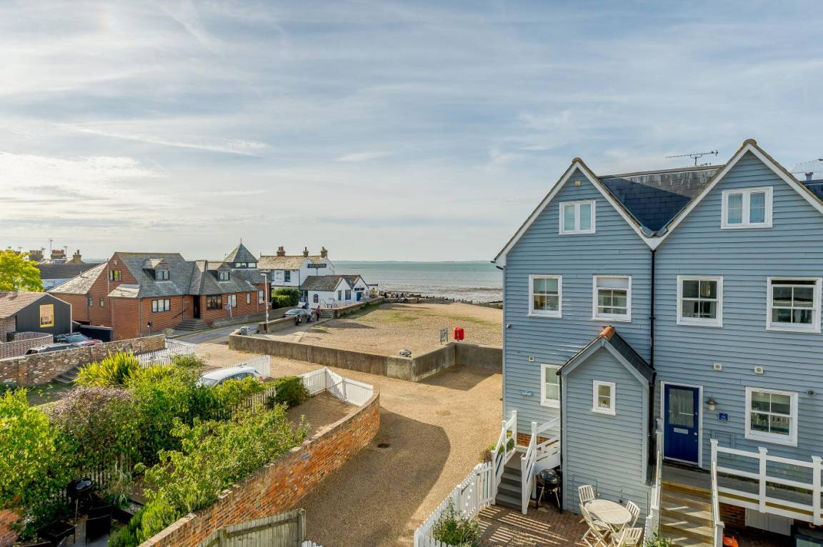 Cottage ∙ 4 Bedrooms ∙ 7 Guests - Whitstable