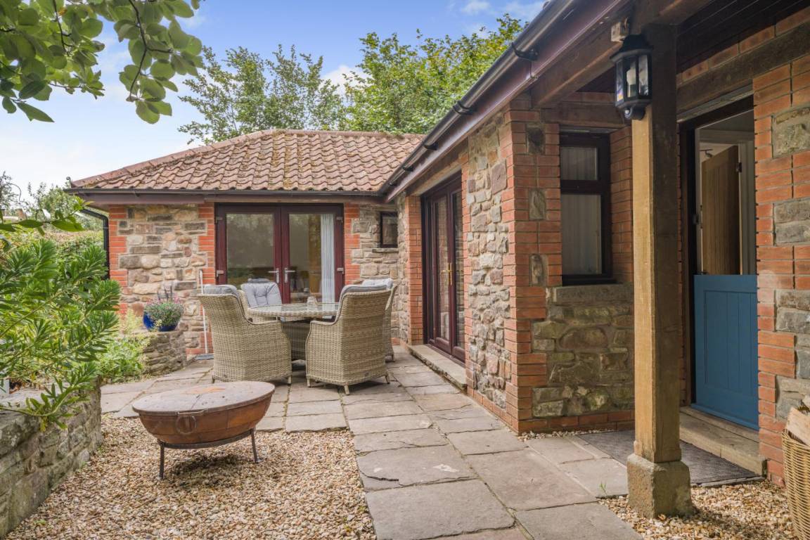 Cottage ∙ 2 Bedrooms ∙ 3 Guests - Newport