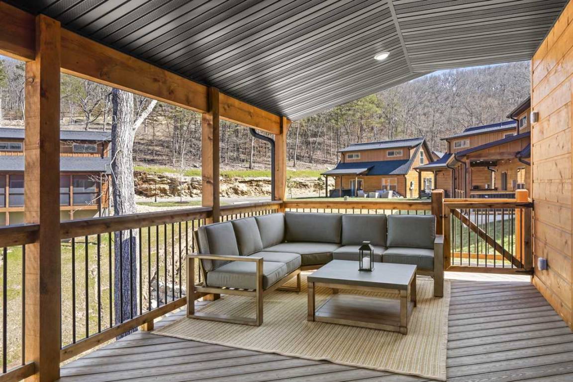 Cabin ∙ 4 Bedrooms ∙ 11 Guests - Branson, MO