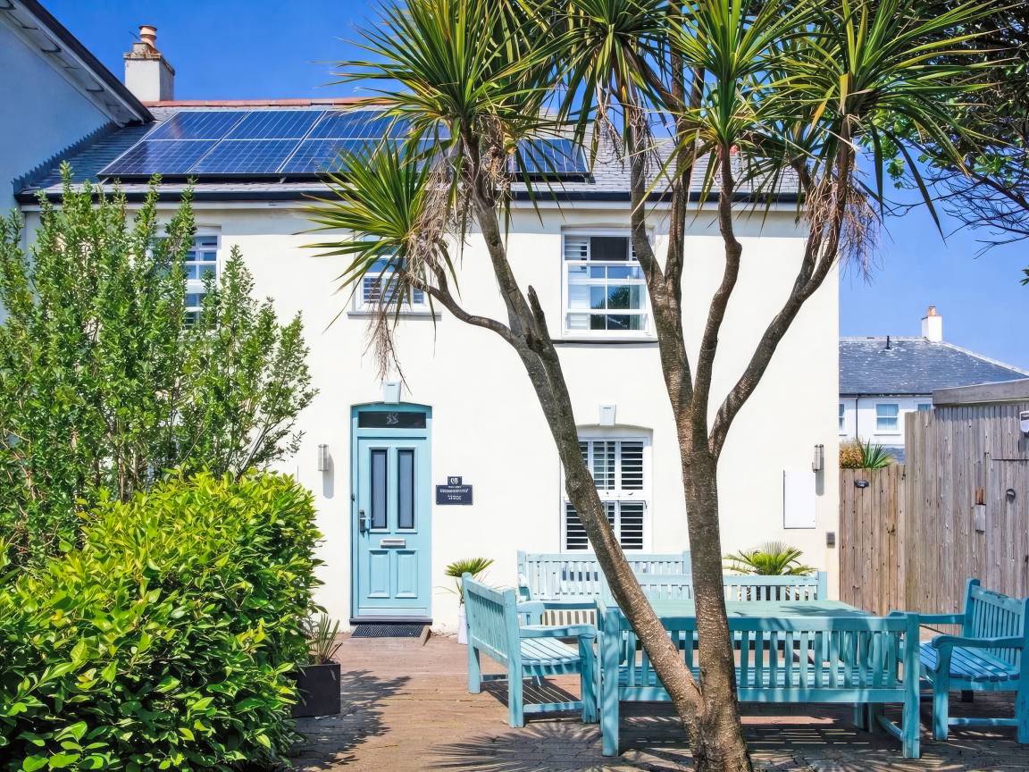 Cottage ∙ 4 Bedrooms ∙ 8 Guests - Newquay