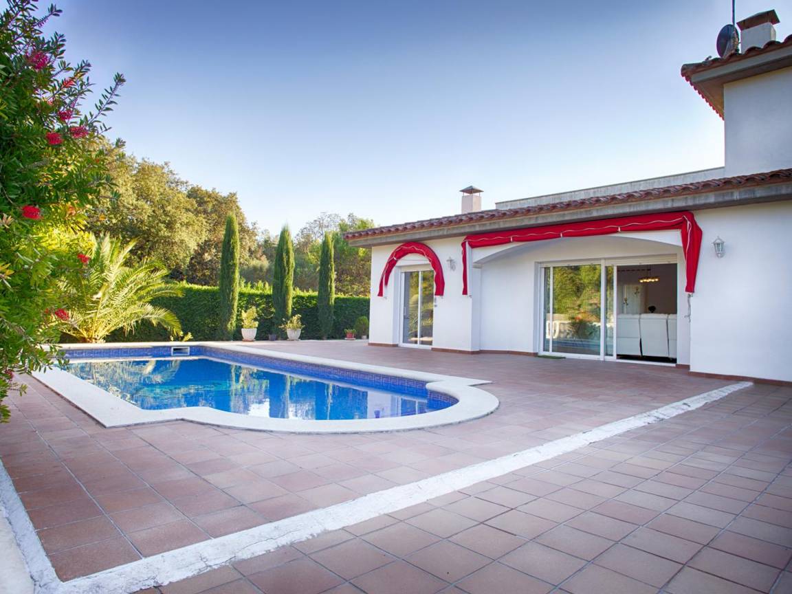 140 M² Casa Rural ∙ 4 Habitaciones ∙ 8 Huéspedes - Torroella de Montgrí