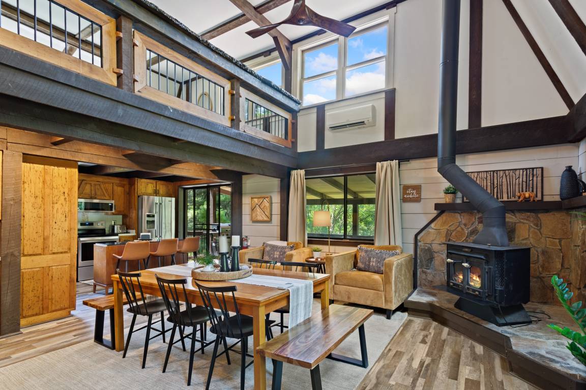 262 M² Cabin ∙ 6 Bedrooms ∙ 17 Guests - Banner Elk, NC
