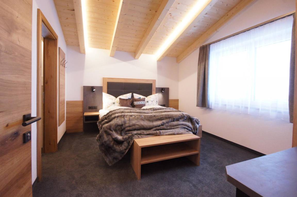 64 M² Apartment ∙ 2 Bedrooms ∙ 4 Guests - Galtür